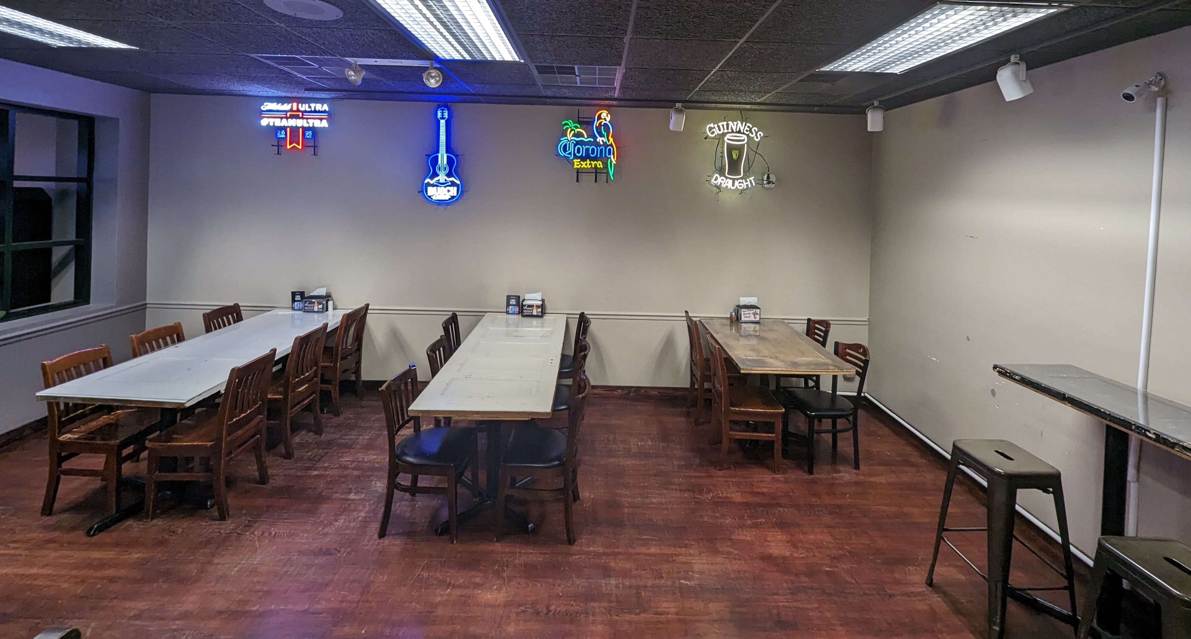 Party Booking | Bennie's Pizza Pub